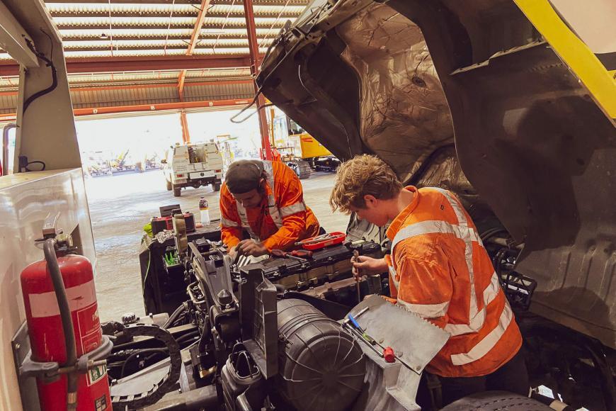 5 Reasons to Outsource Your Equipment Maintenance